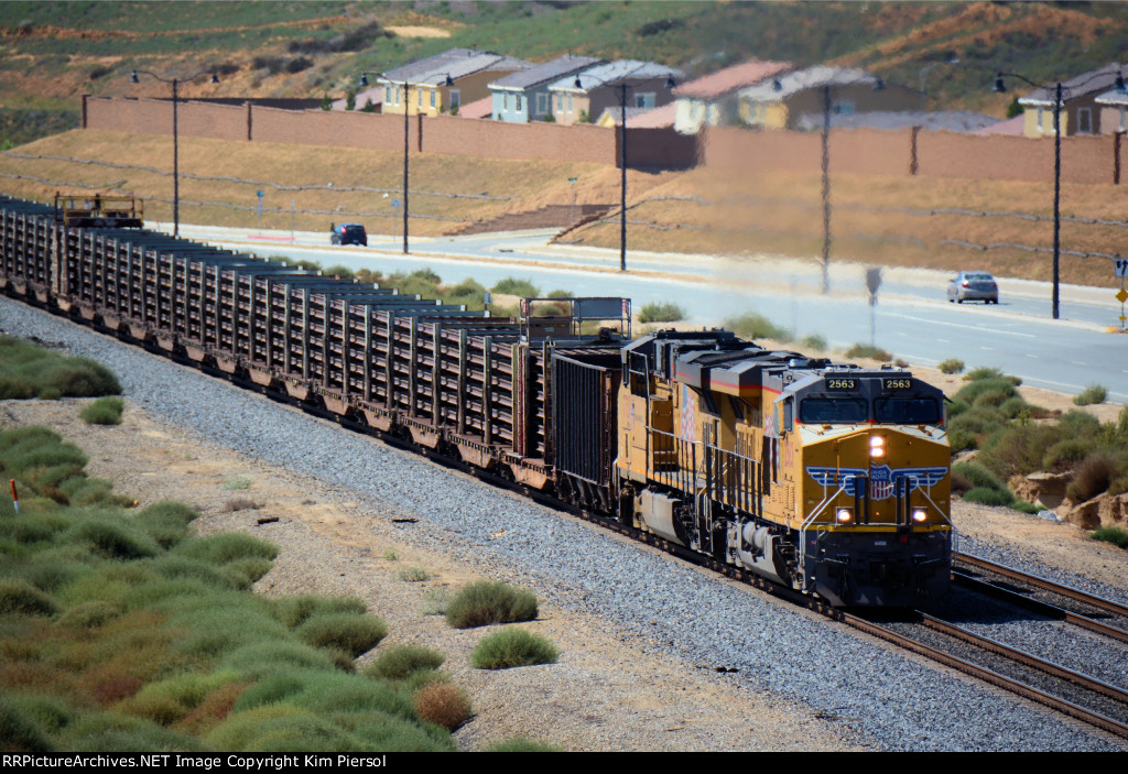 UP 2563 C45-AH Rail Train